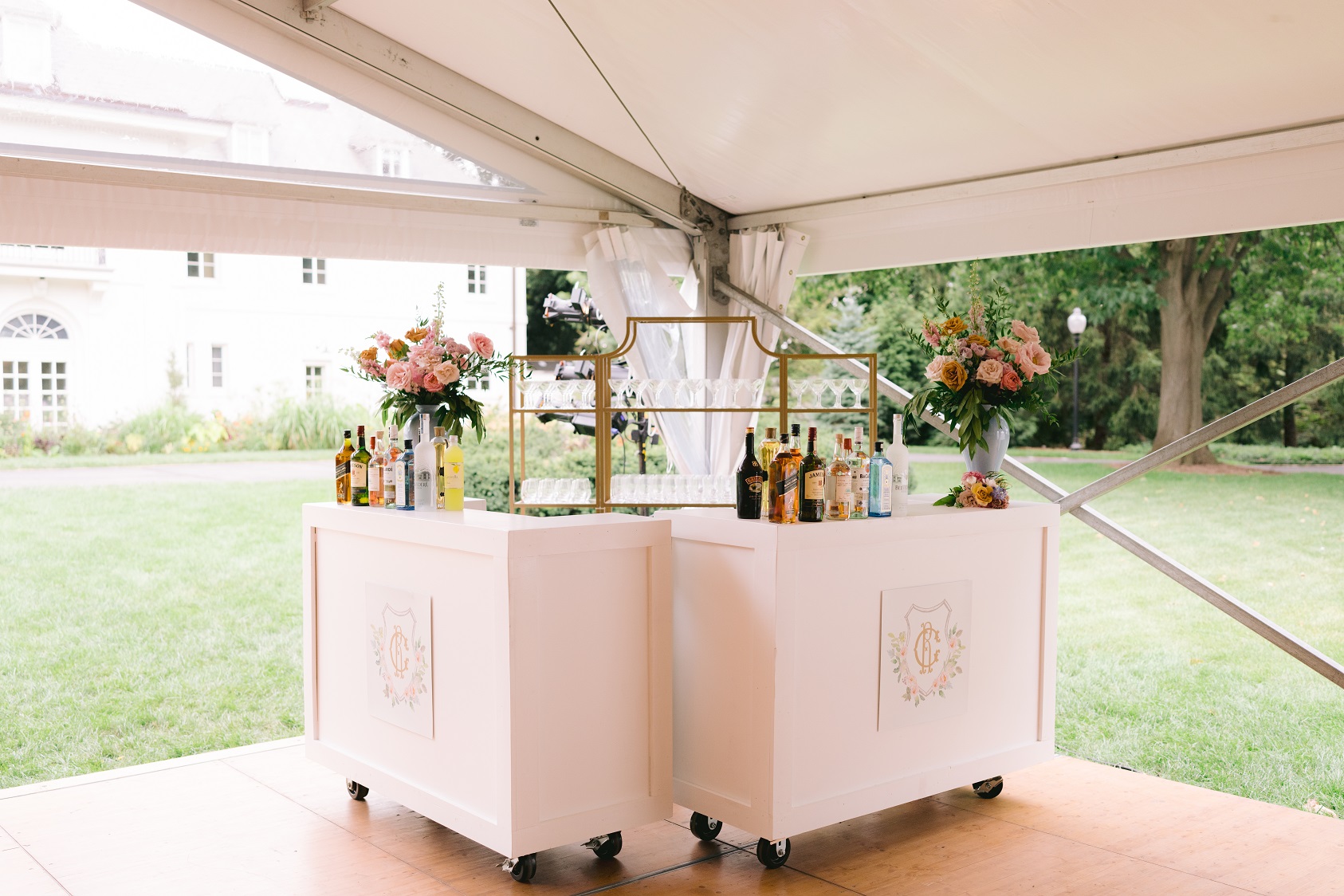 All White Wood Portable Bar | A Classic Party Rental